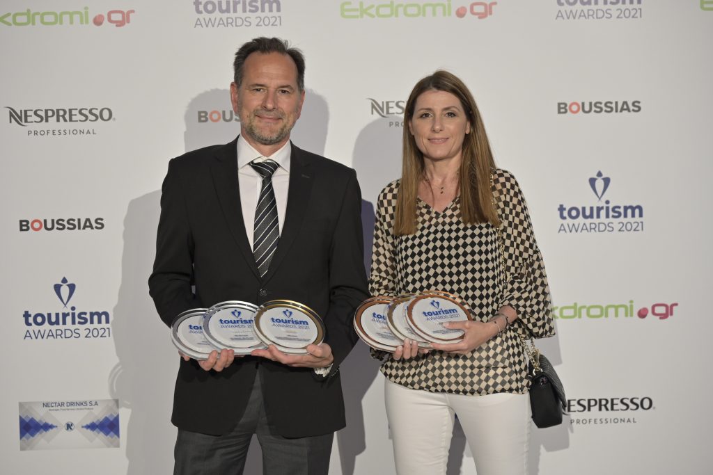 ΕΞΙ ΒΡΑΒΕΙΑ ΓΙΑ ΤΗΝ ATTICA GROUP ΣΤΑ TOURISM AWARDS 2021 - Radio Proto ...